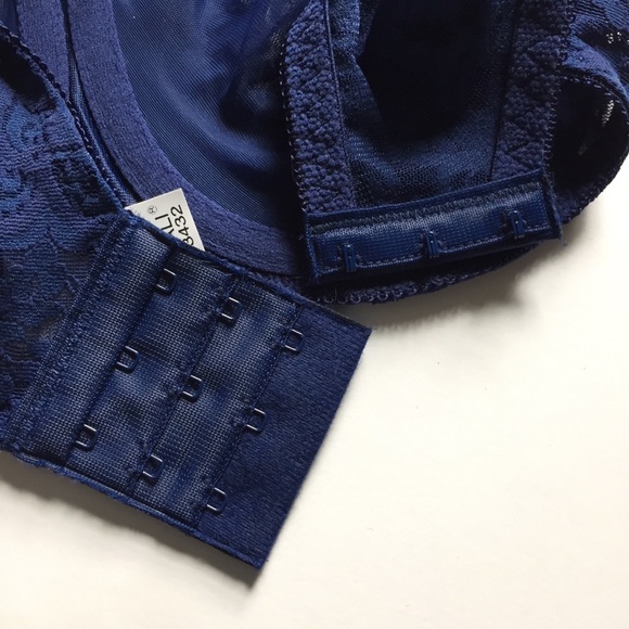 Bali | Intimates & Sleepwear | Bali Bra 3432 Blue Lace Underwire Bra 34 ...
